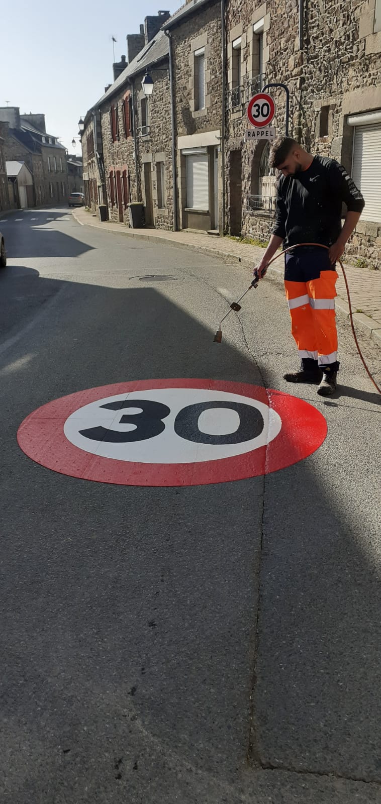 Pose sigle 30km/h - marquage au sol Zebra - Lanvollon