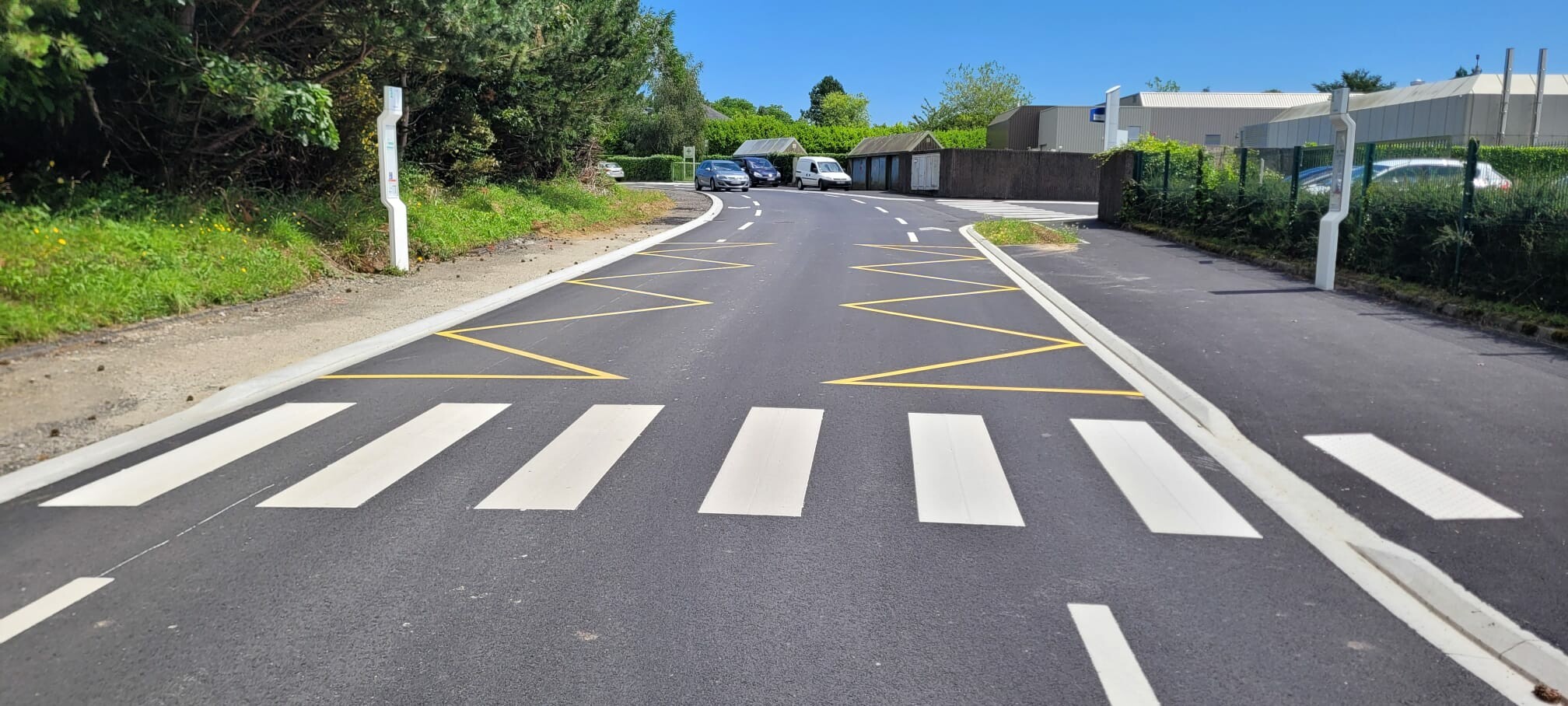 Marquage au sol voie partagé CVCB - pose de signalétique - traversées ...